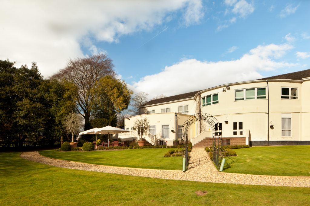 Chester Hotel Gallery | Mercure Chester Abbots Well Hotel