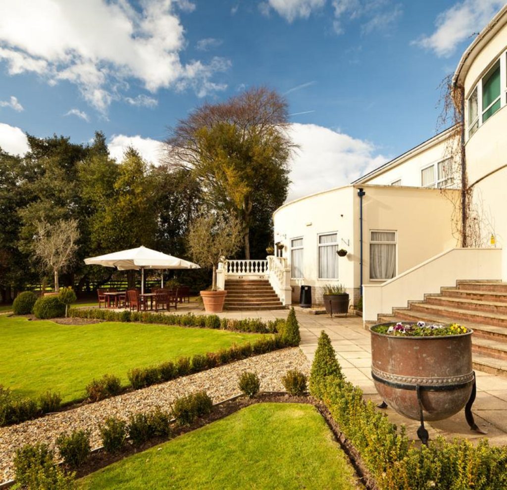 Restaurant & Bar | Mercure Chester Abbots Well Hotel