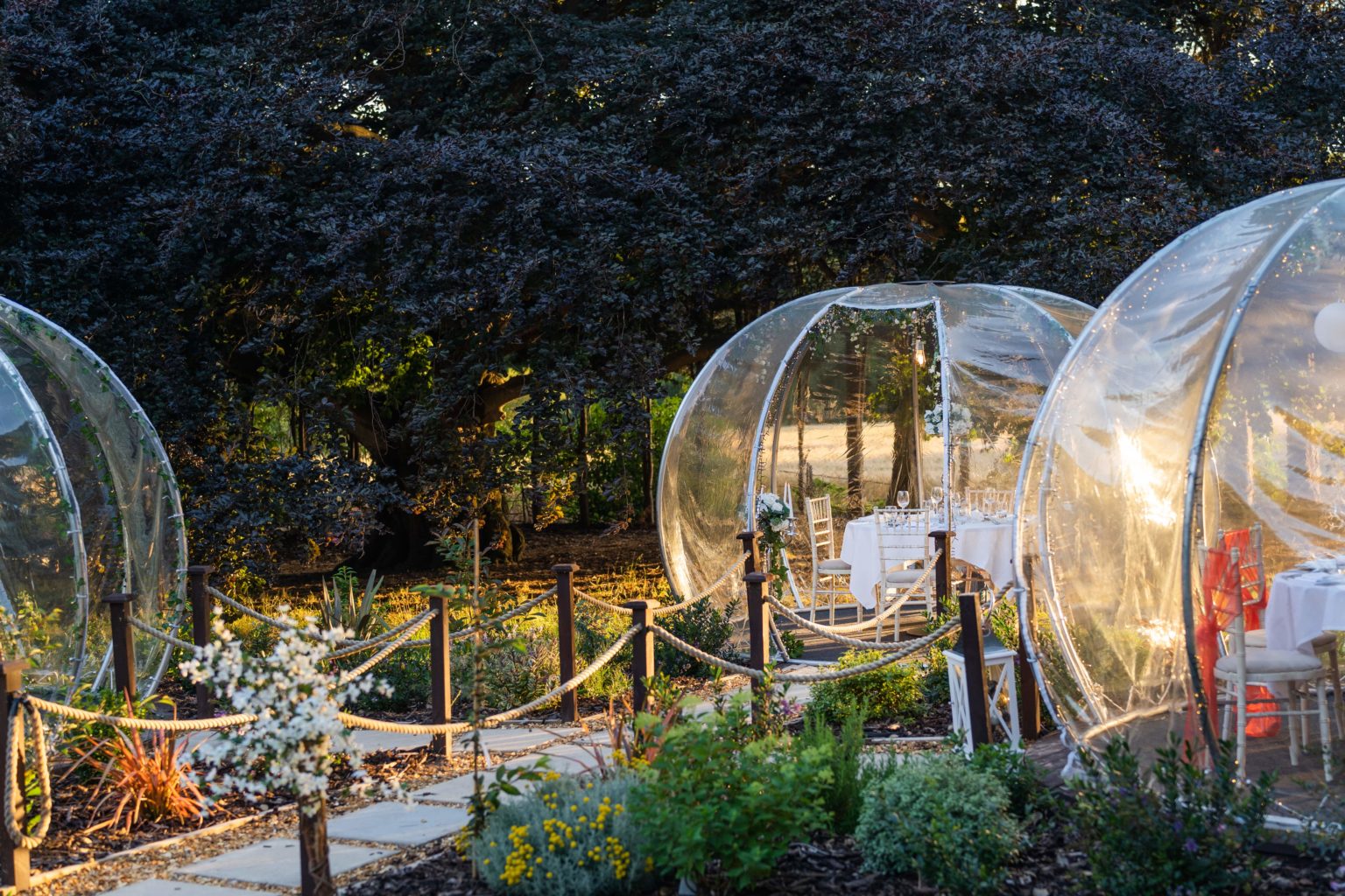 Woodland Outdoor Dining Pods - Mercure Chester Abbots Well Hotel