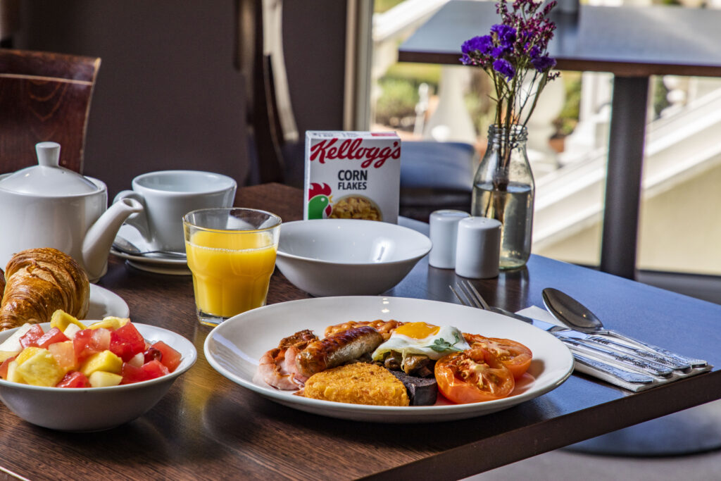 Bar & Restaurant Gallery | Mercure Chester Abbots Well Hotel